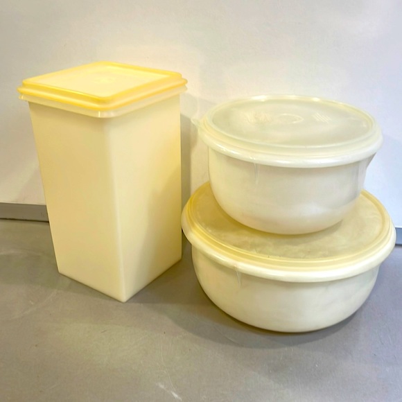 Tupperware | Kitchen | Vintage Bowls Cracker Keeper 3 | Poshmark